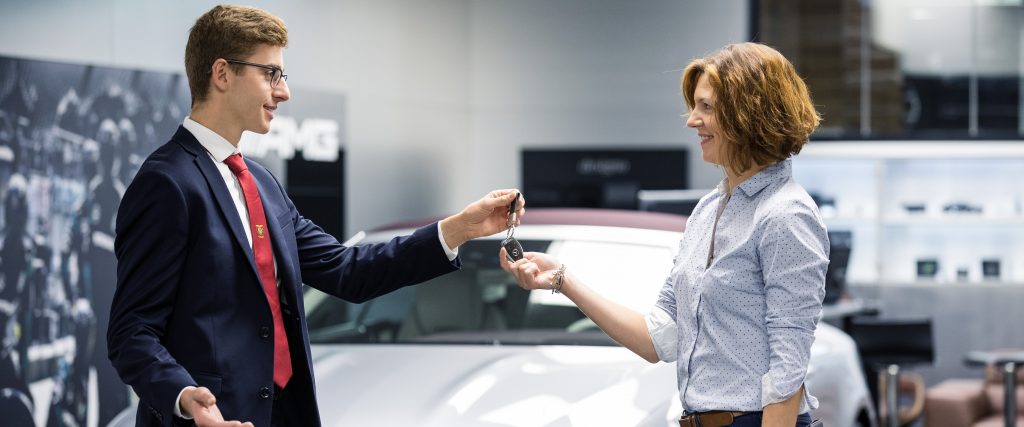 BAC PRO MRC Métiers de la Relation Client - ex Vente Automobile | GARAC